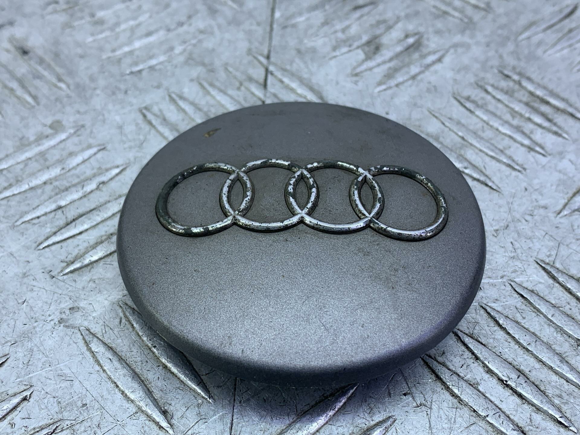 Колпачок литого диска Audi A6 C6 (2004 - 2008) 8D0601170