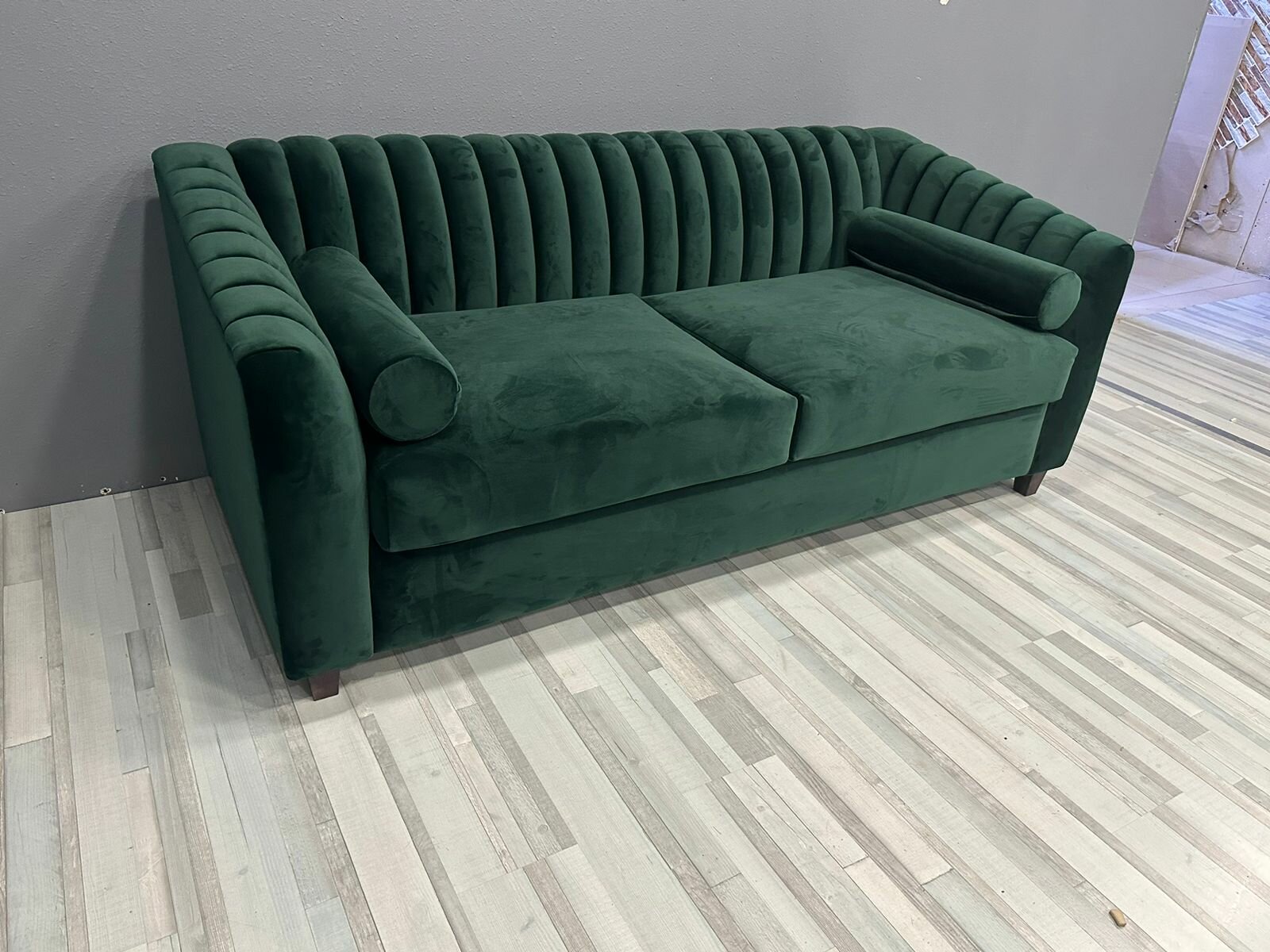 Диван Сити от Eva Maranni , 200/90/80 см , с механизмом раскладывания усиленным гостевым .