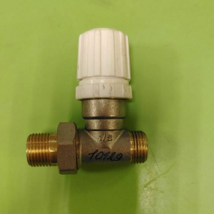 Кран 15мм радиаторный прямой ПМ вентиль с американкой маховиком штуцер-гайка латунный 1/2 FR407 FRAP