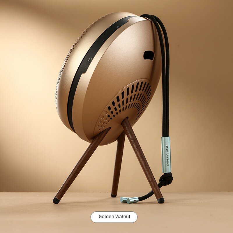 Подставка для динамика B&O Beosound A1 2nd Gen - золотая с ореховой древесиной настольное размещение