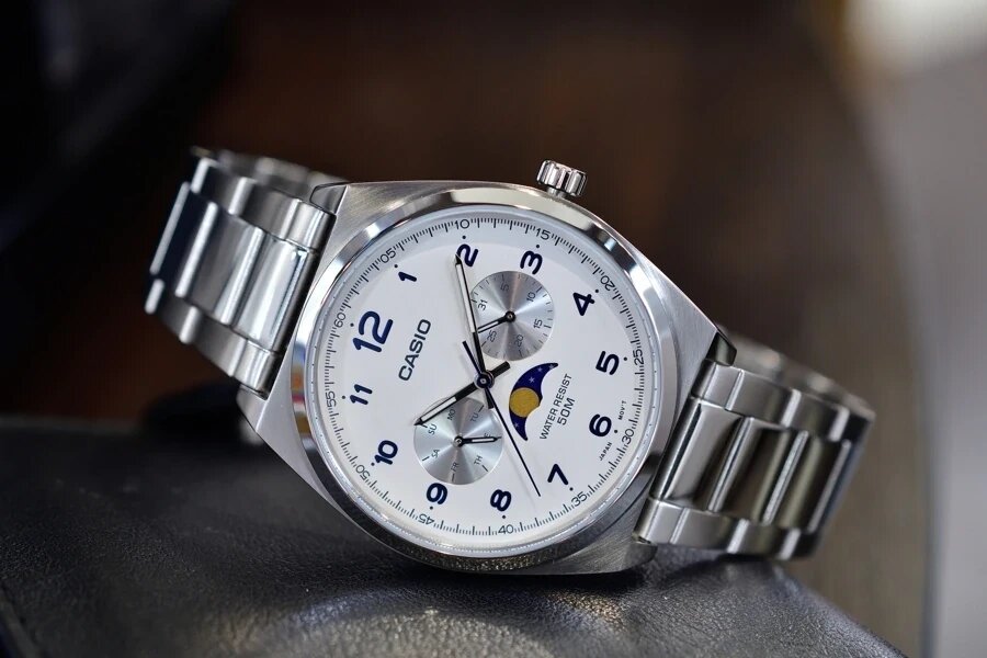 Наручные часы CASIO Collection, белый/серебристый — фото 1