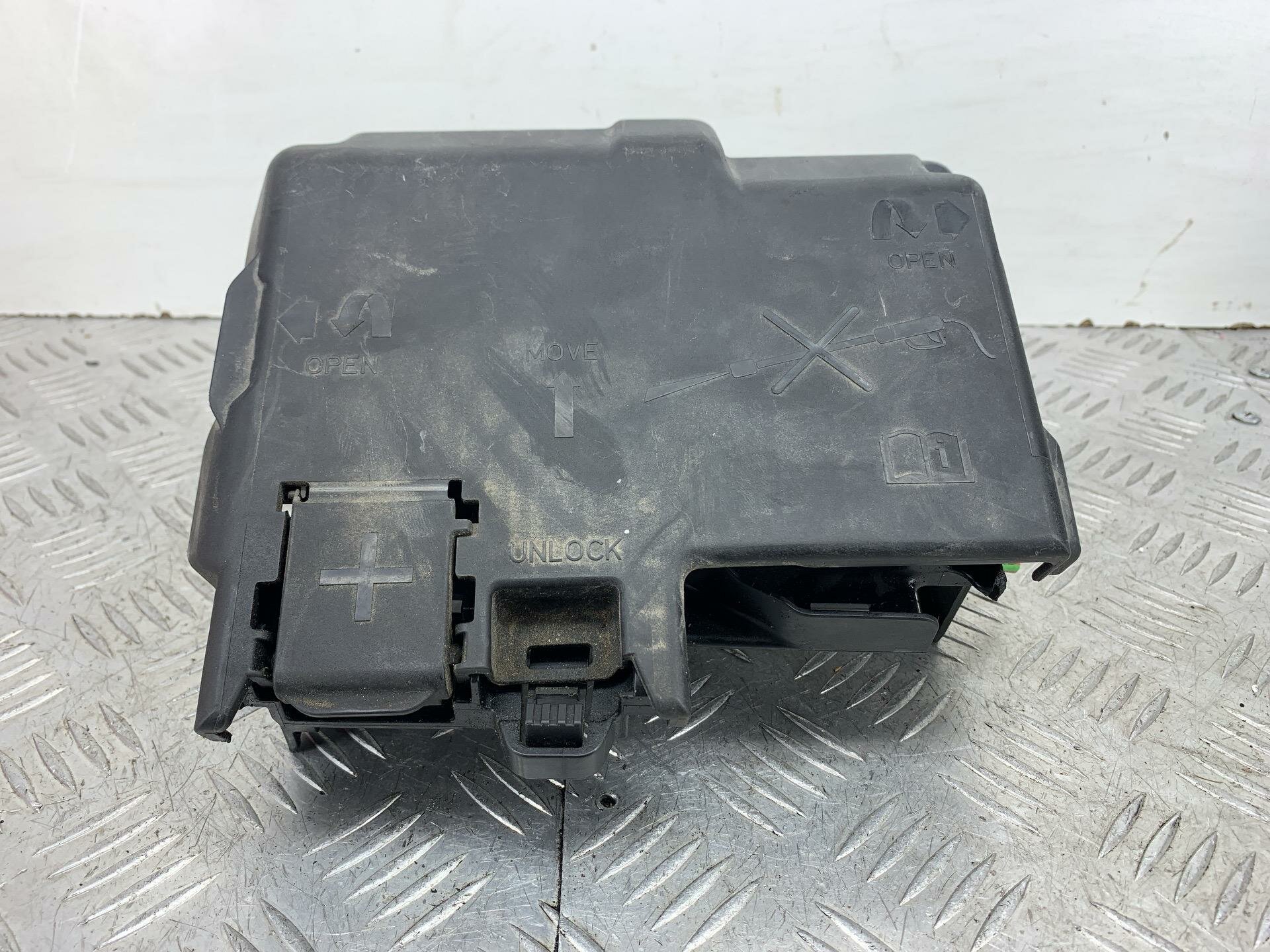 Блок предохранителей Opel Corsa E 2016 525230582