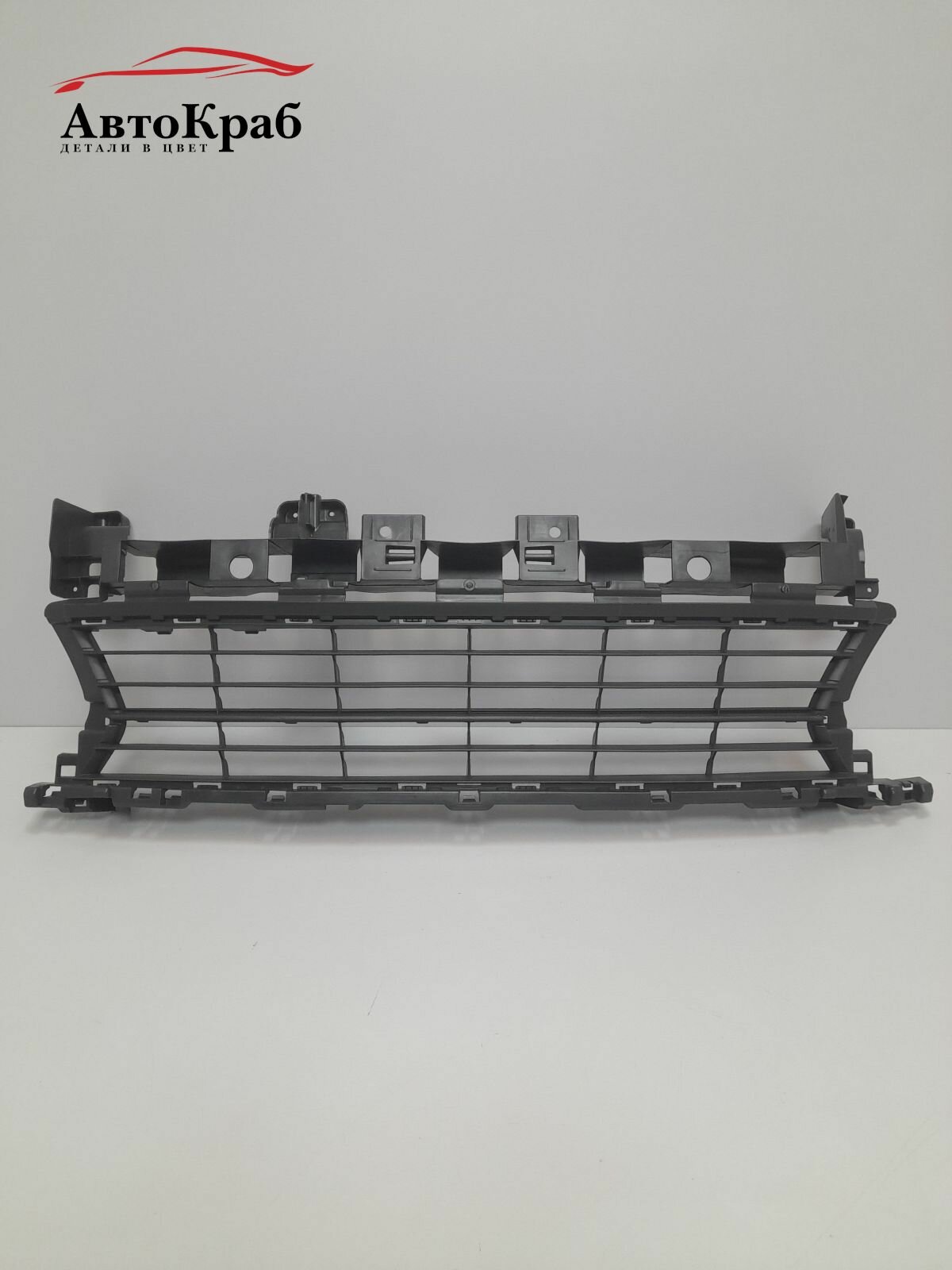 Решетка нижняя в передний бампер для Рено Логан 2 2014 - 2018 г.