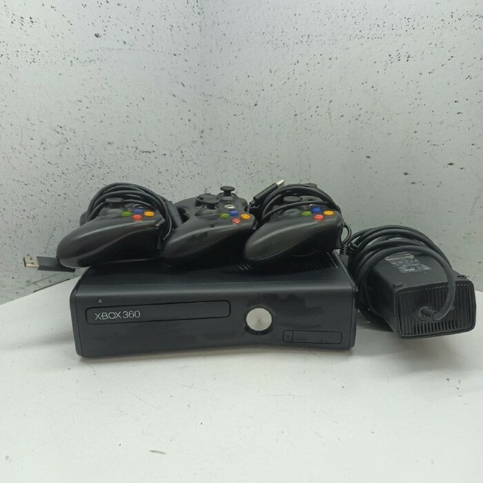 Игровая приставка Microsoft Xbox 360 S 250 ГБ