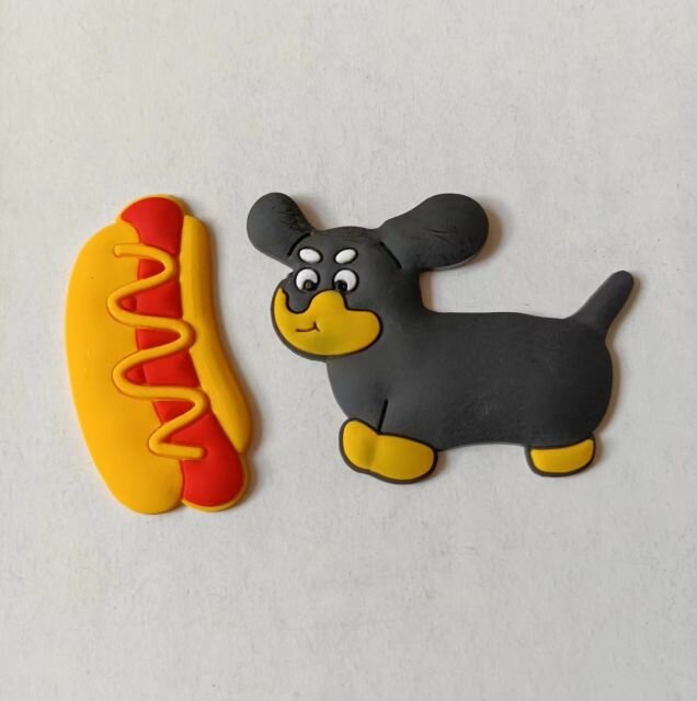 Джиббитсы Такса и хот-дог на crocs, набор украшений клипсы для кроксов сабачка , 2 шт