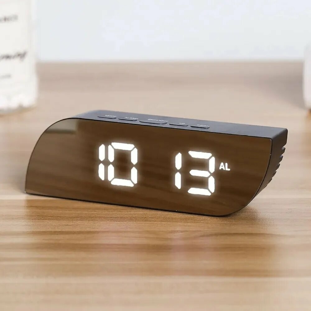 Часы будильник электронные настольные, зеркальные, цифровые, белые цифры, питание от сети 220 В