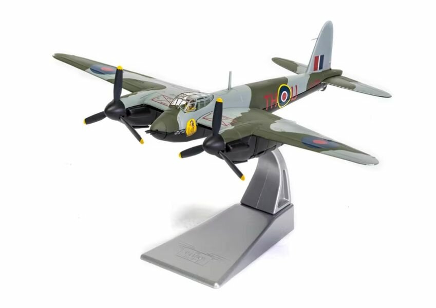Corgi AA32821 1/72 Готовая модель бомбардировщика de Havilland Mosquito Moonbeam McSwine