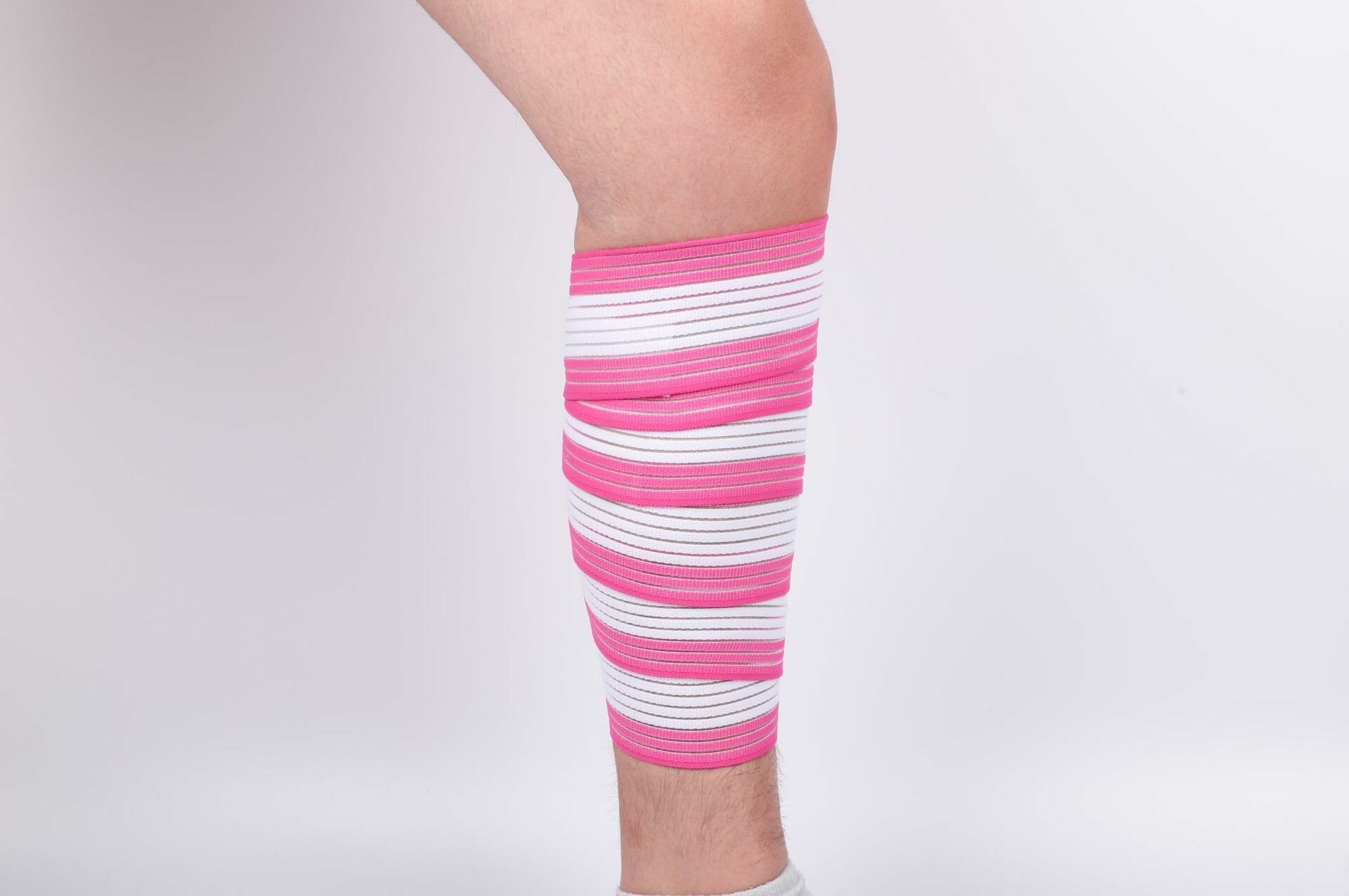 Производитель поставляет спортивные бинты для поддержки икры, многофункциональные бинты для футбола, велоспорта и фитнеса
