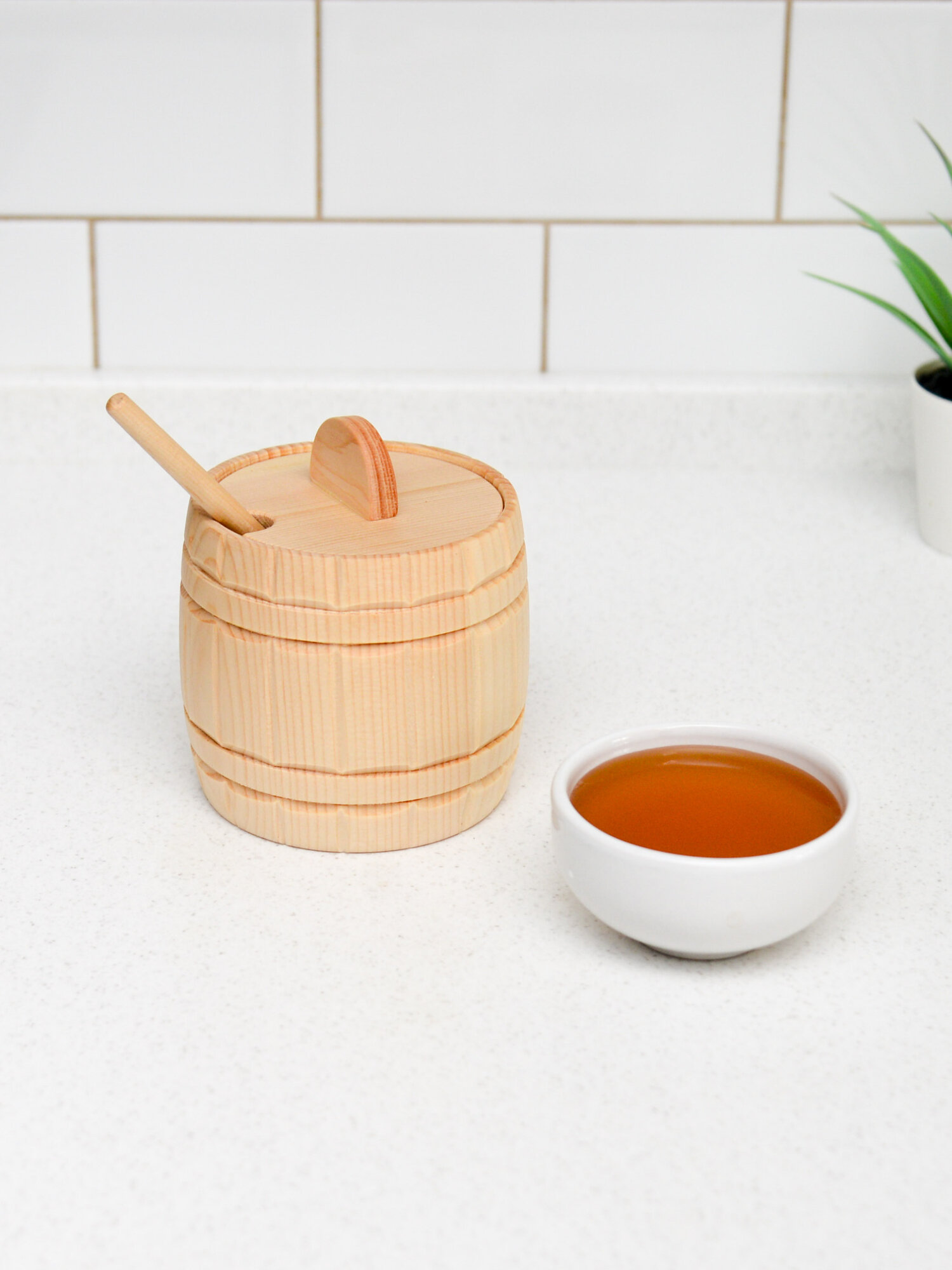 Бочонок деревянный с ложкой 200 мл. Бочонок для соли, сахара, специй