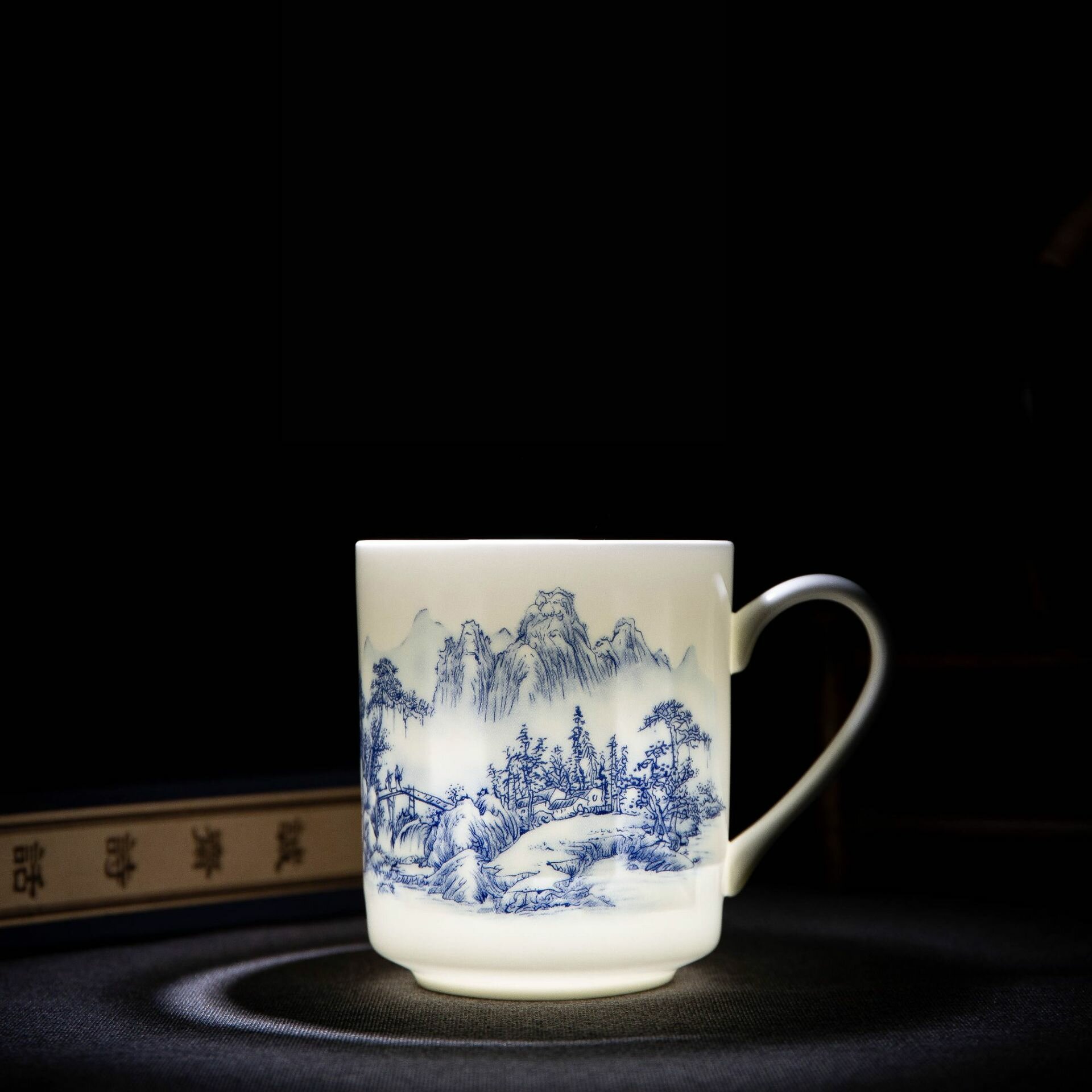 Горячая продажа SG Чашка из костяного фарфора Цзиндэчжэнь Чашка для офисных встреч Керамическая чашка с крышкой Чайная чашка Большой объем Сине-белая чашка для воды Сине-белая фарфоровая чашка