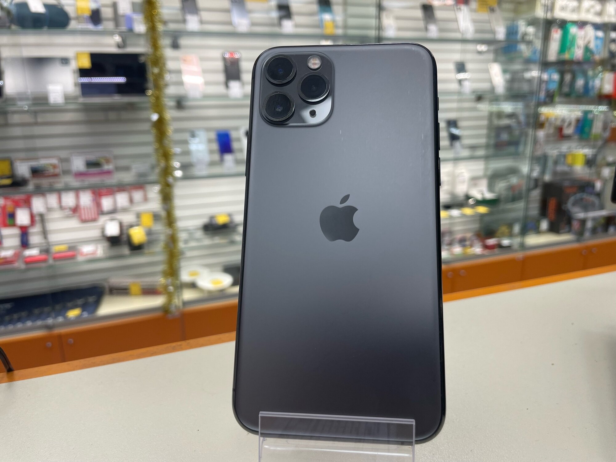 Смартфон Apple iPhone 11 Pro 64 ГБ RU, nano SIM+eSIM, серый космос, Б/У, Уценка
