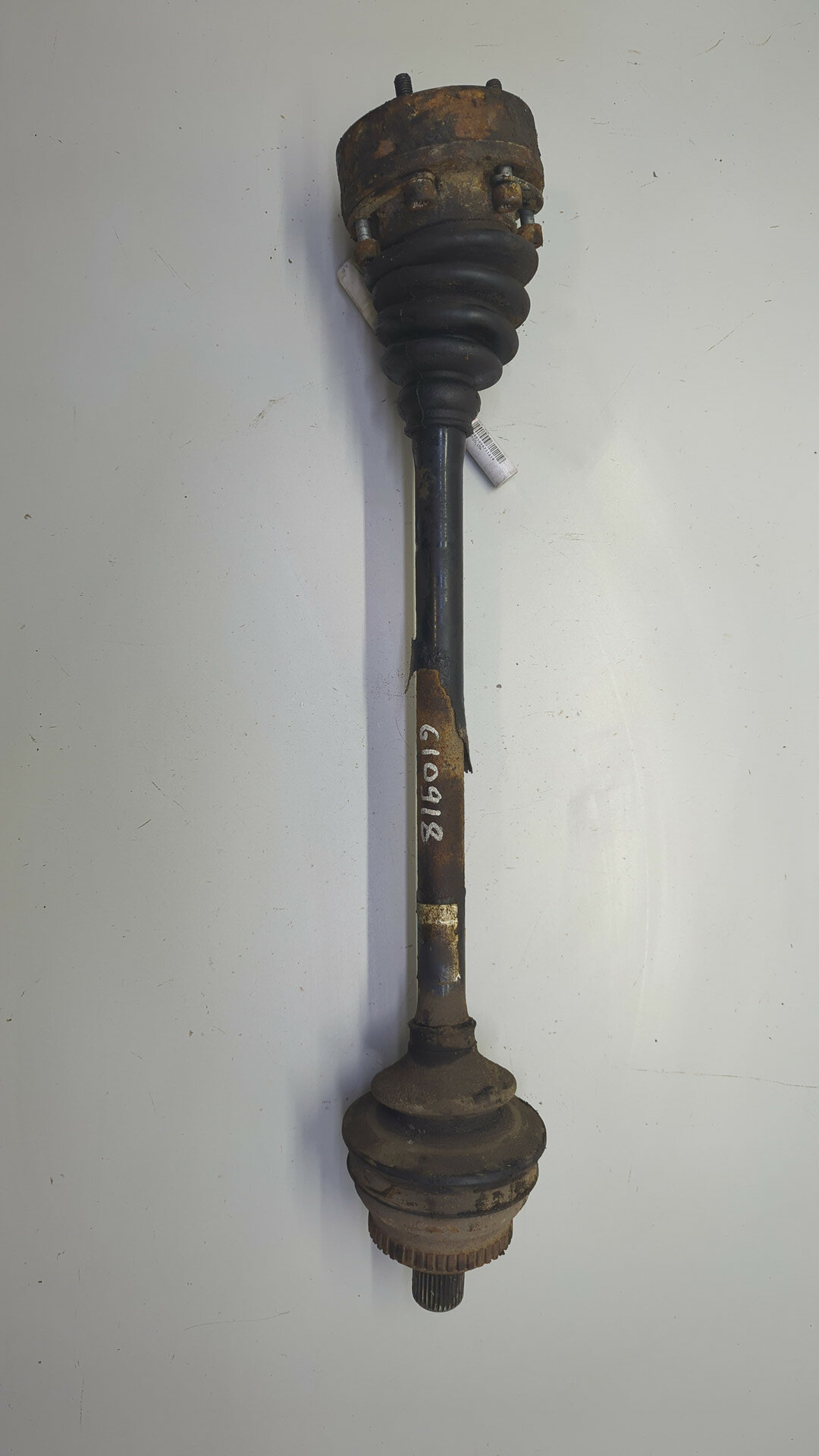 Полуось (вал, шрус) правая задняя Audi A4 (B5) Б/У