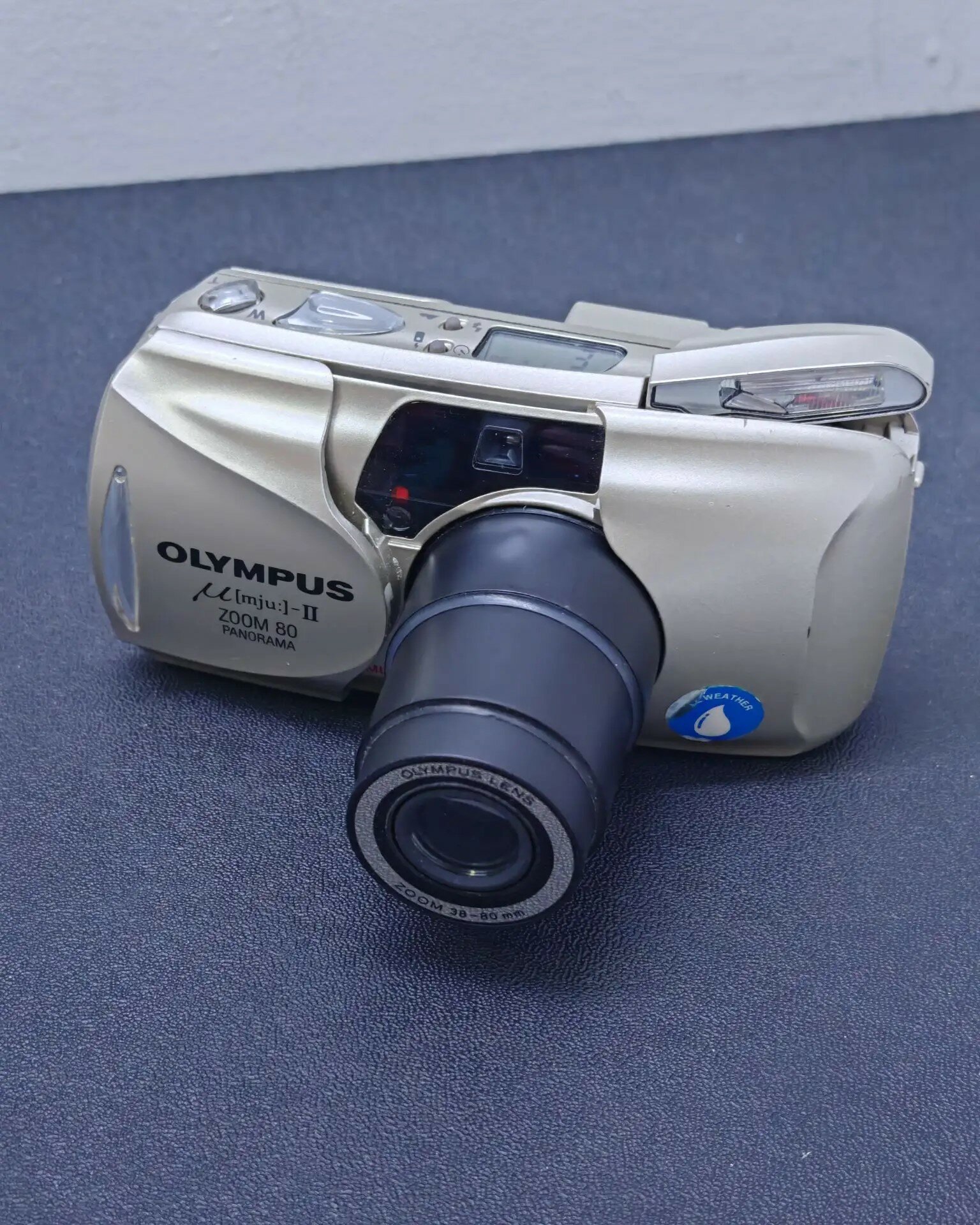 Фотоаппарат Olympus MJU II ZOOM 80, плёночный, компактный, вспышка