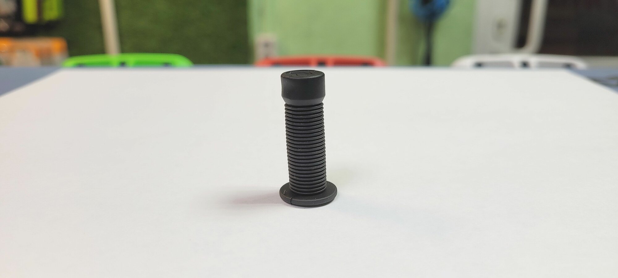 Колпачок на ниппель в форме грипсы ODI Longneck, Schrader, черный