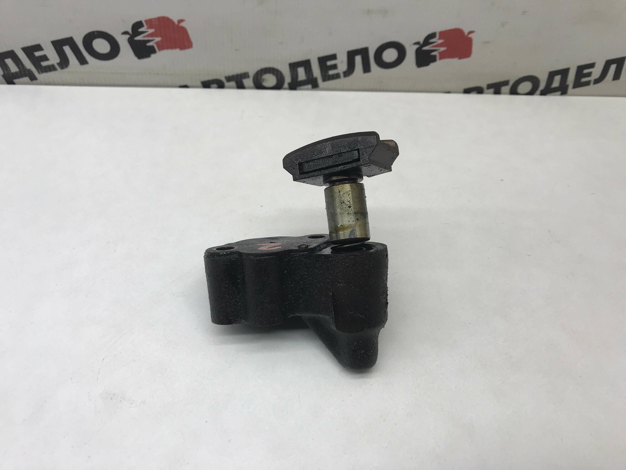 Натяжитель цепи грм Nissan Maxima A33 2000 г.в