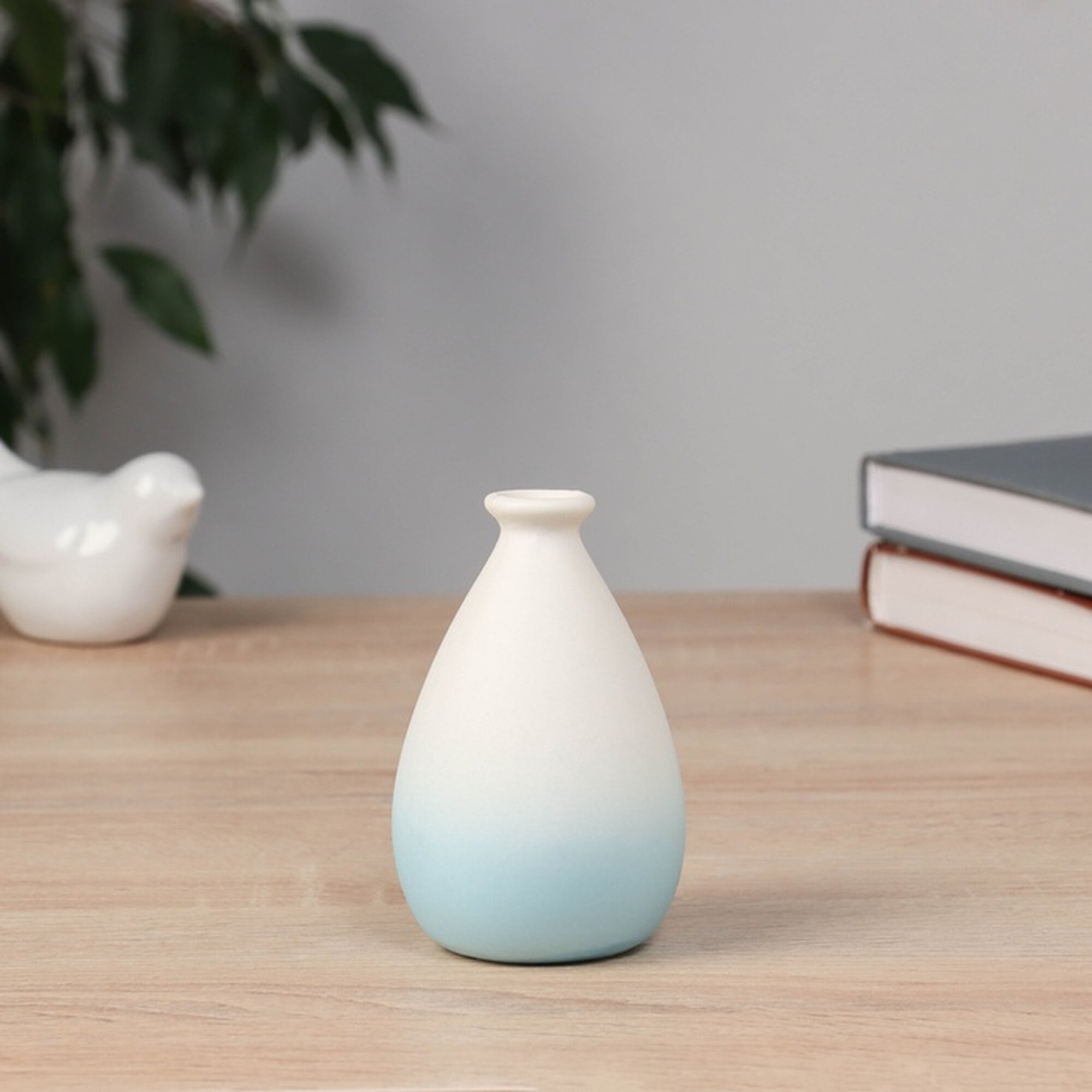 Ваза Сима-ленд «Хайди», галант, 10.5х6.5 см, настольная, керамика, белый/голубой