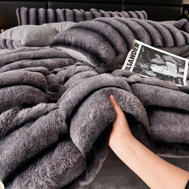 Комплект постельного белья, Мех искусственный, Евро, наволочки 48x74