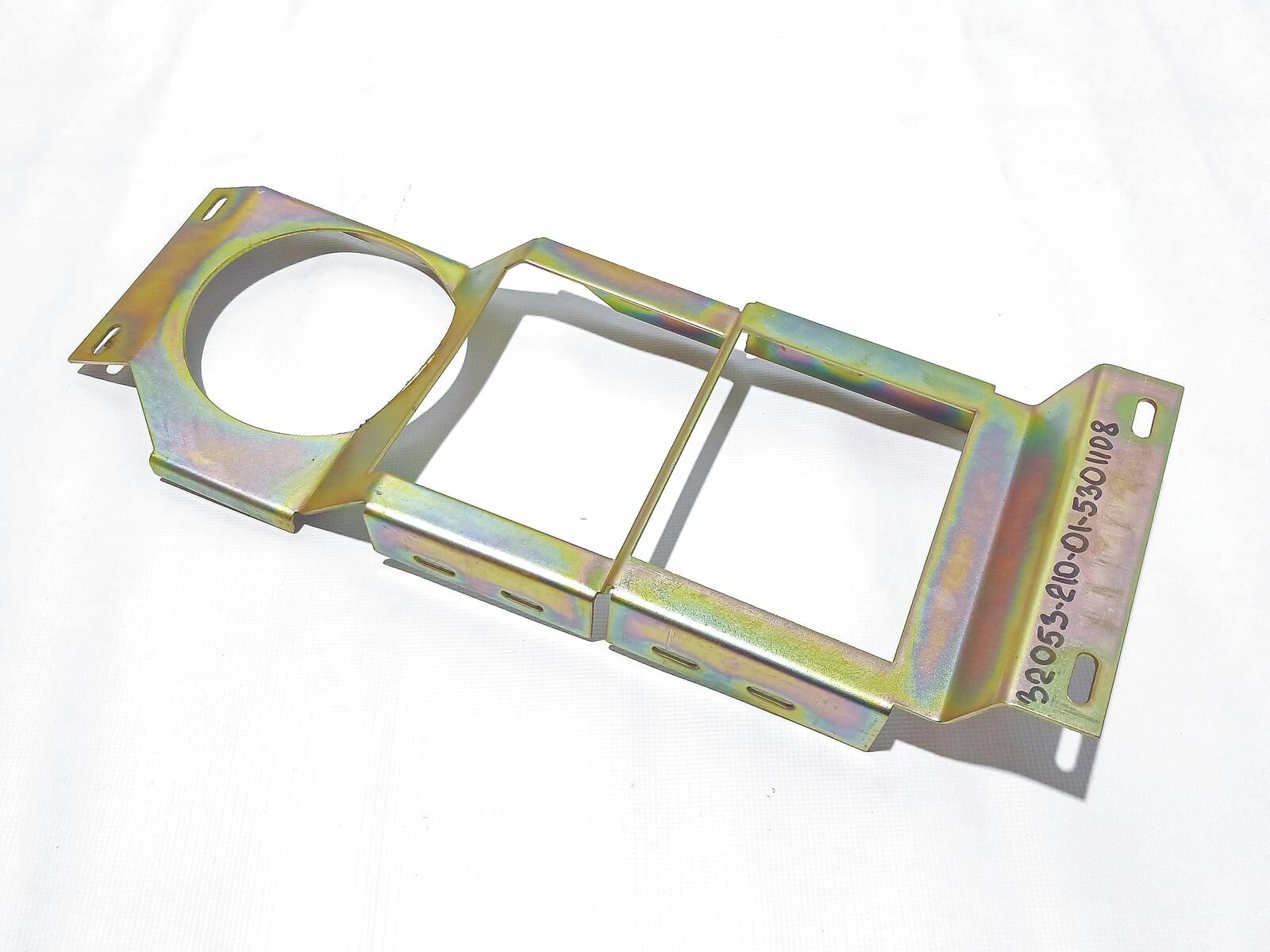 Кронштейн крепления фар (правый) (ПАЗ-32053,4234 рестайлинг)