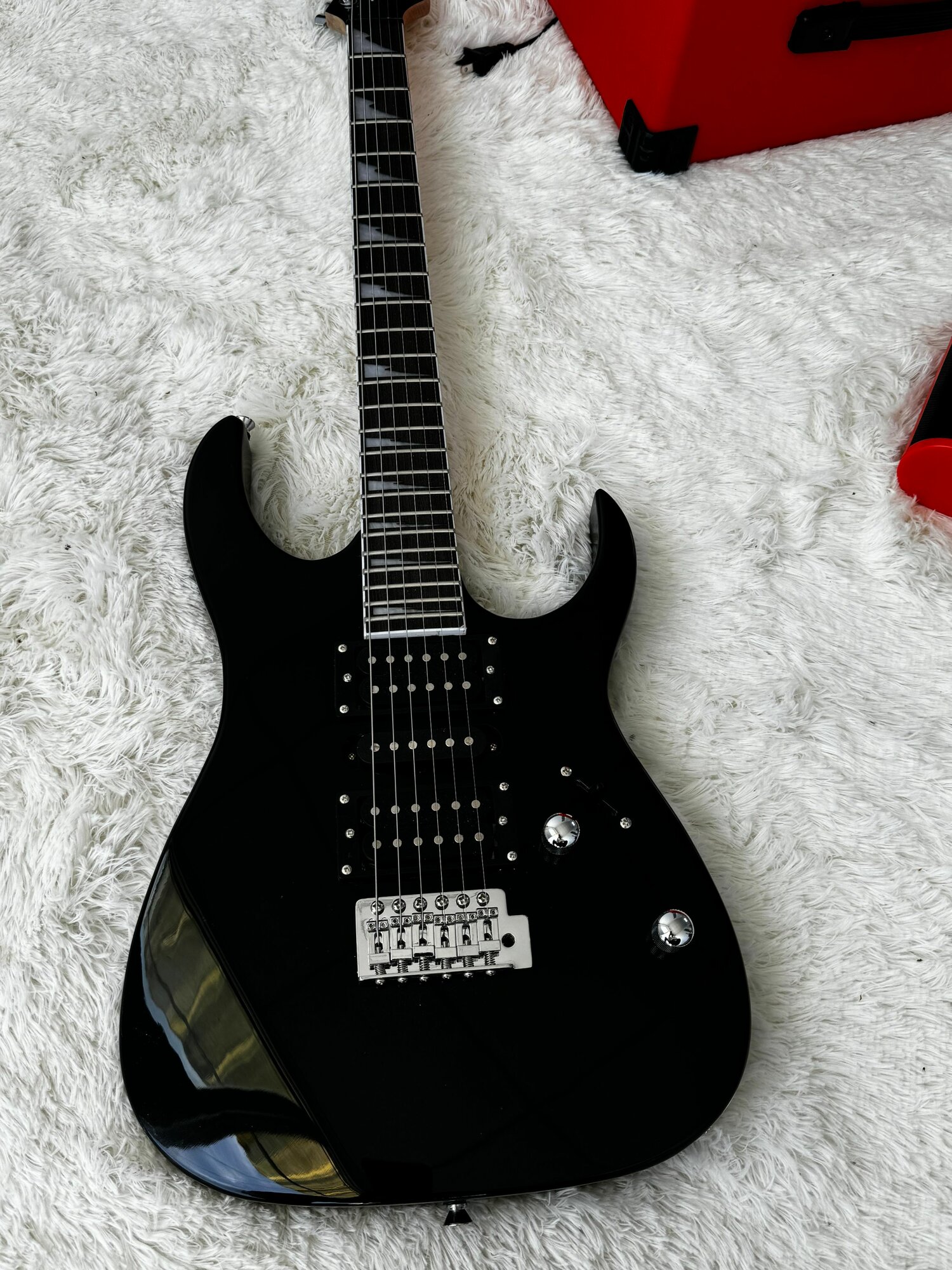 Ибана. электрогитара 6-струнная 39"