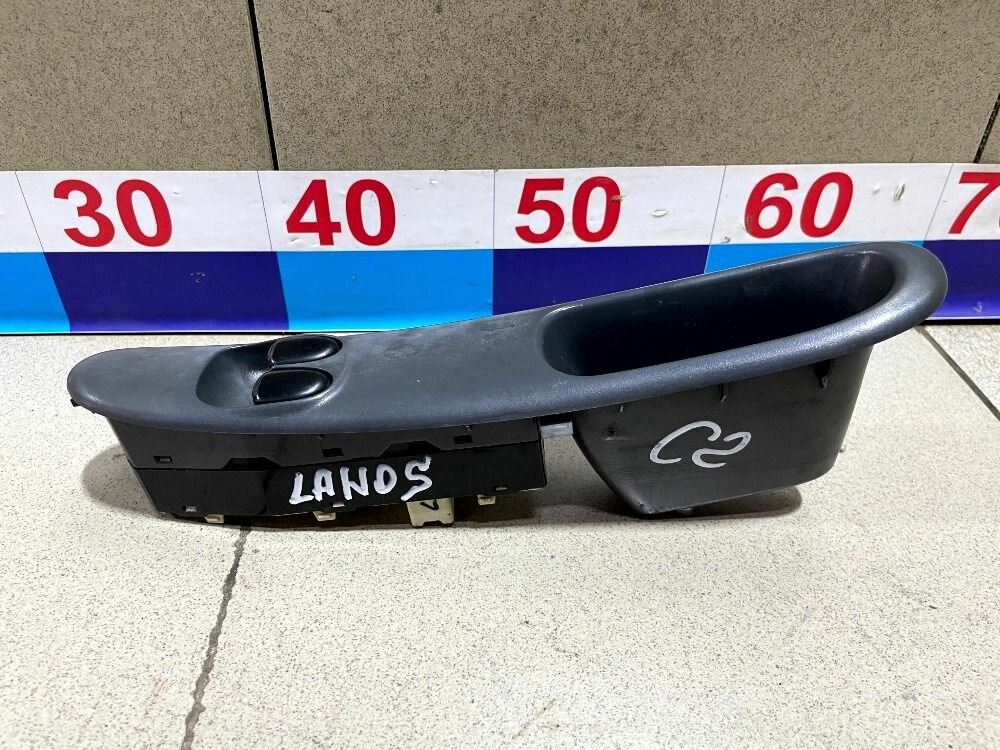 Блок управления стеклоподъемниками Chevrolet Lanos 96279332