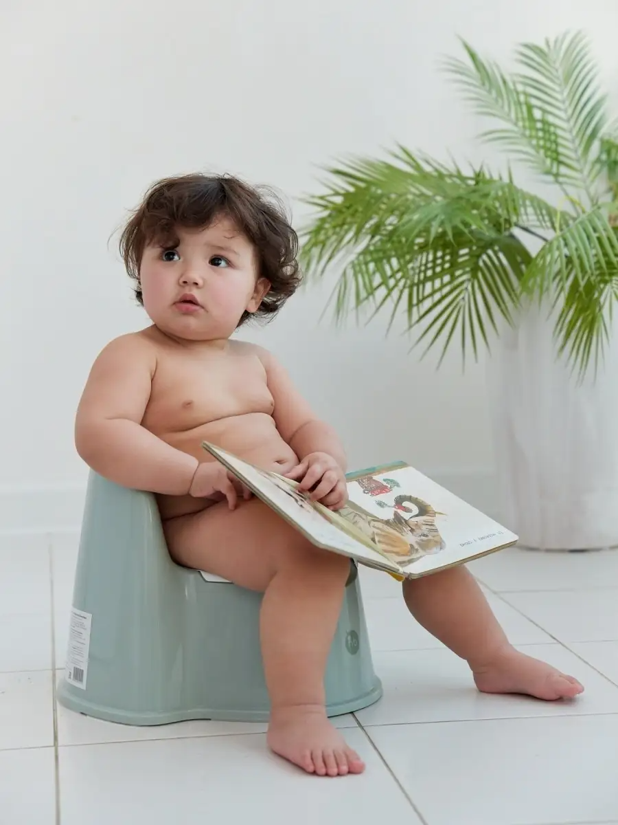34018, Горшок детский Happy Baby Zozzy, с завышенной спинкой, зеленый