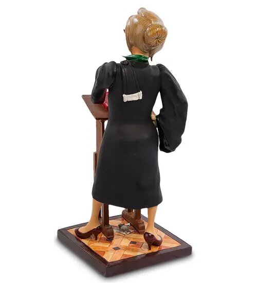 FO-85514 Статуэтка "Адвокат" (The Lady Lawyer. Forchino)