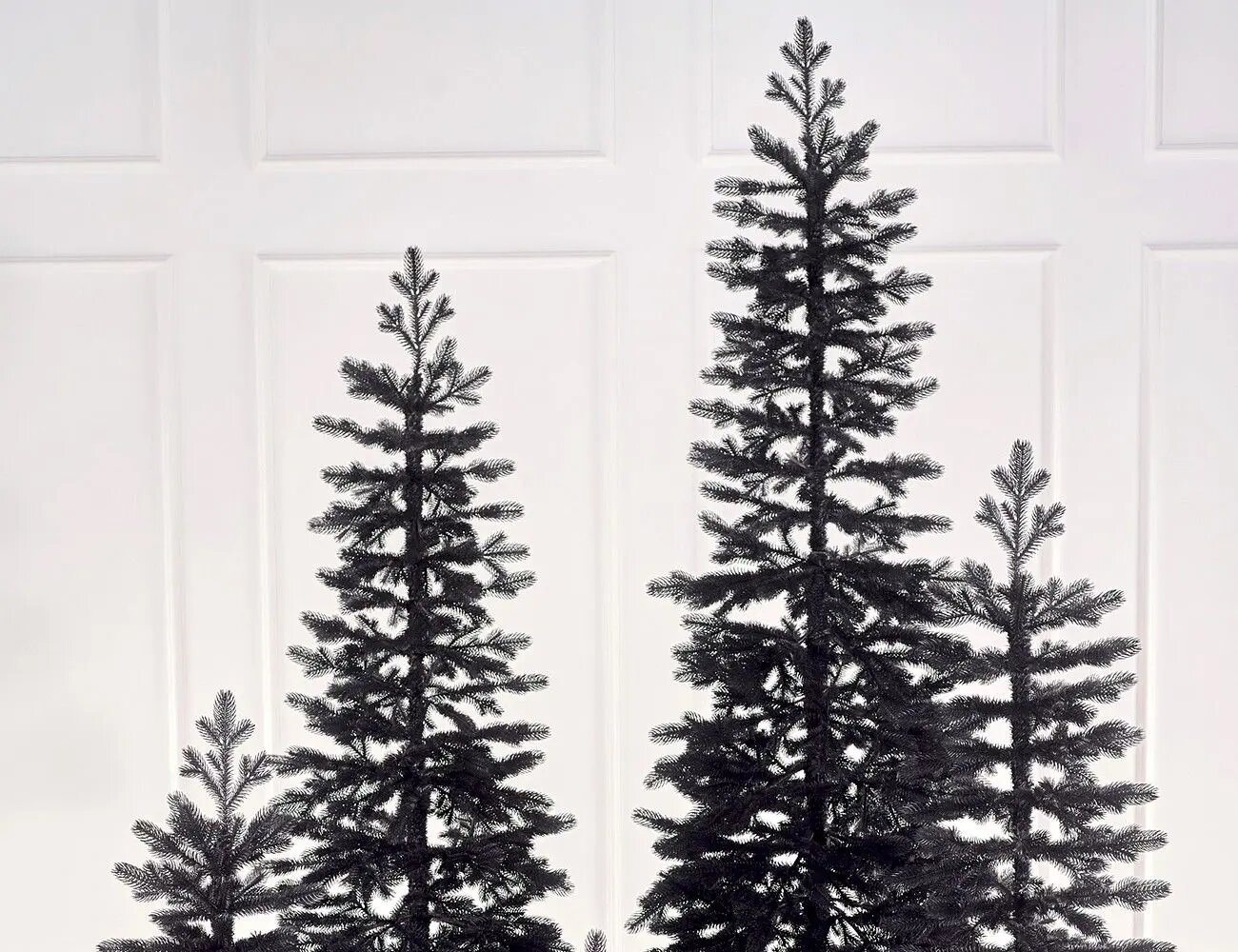 Искусственная стройная елка Тикко, черная, хвоя литая 100%, 210 см, Max CHRISTMAS