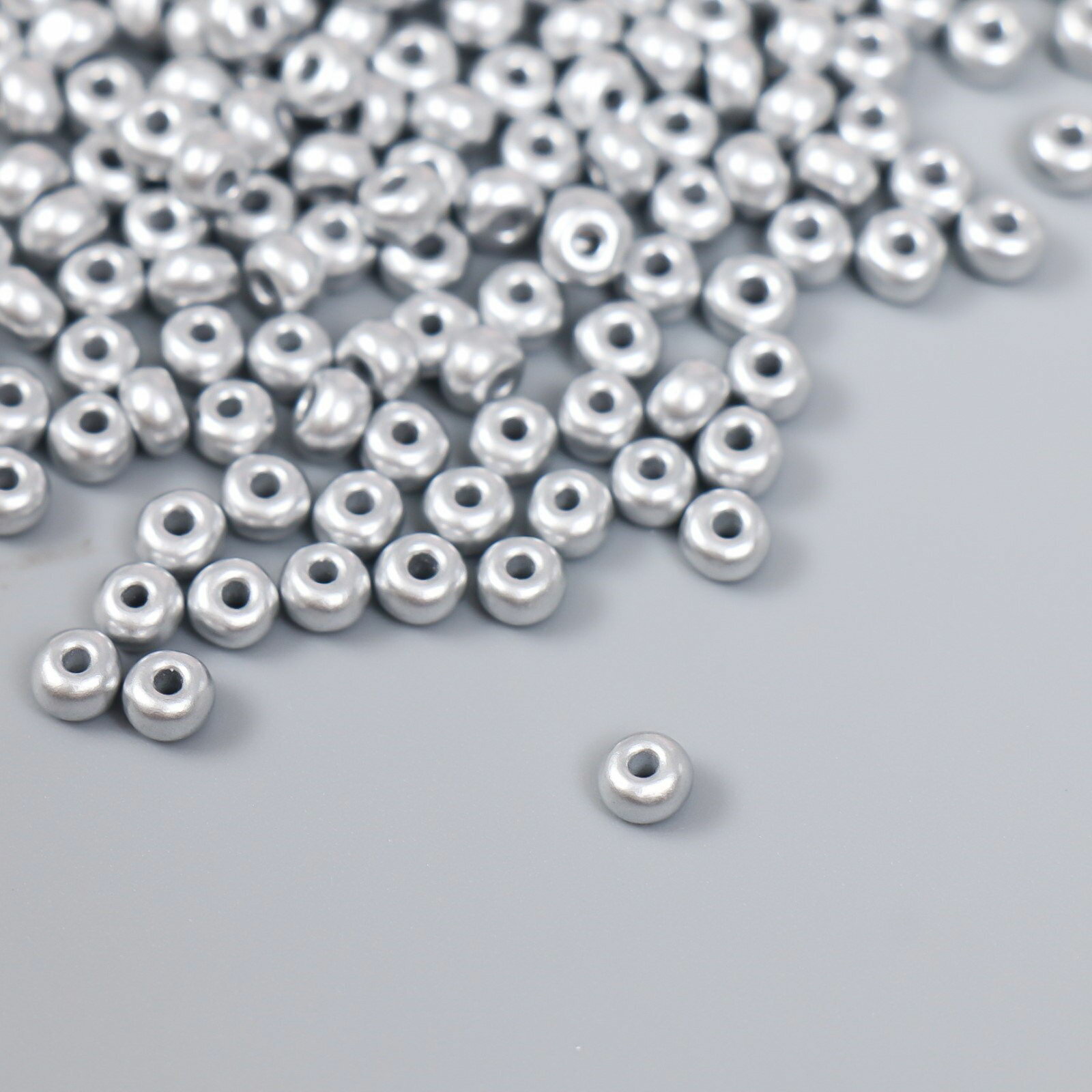 Бисер стекло 6/0 "Серебряный", 15 г, тип окрашивания: крашеное стекло