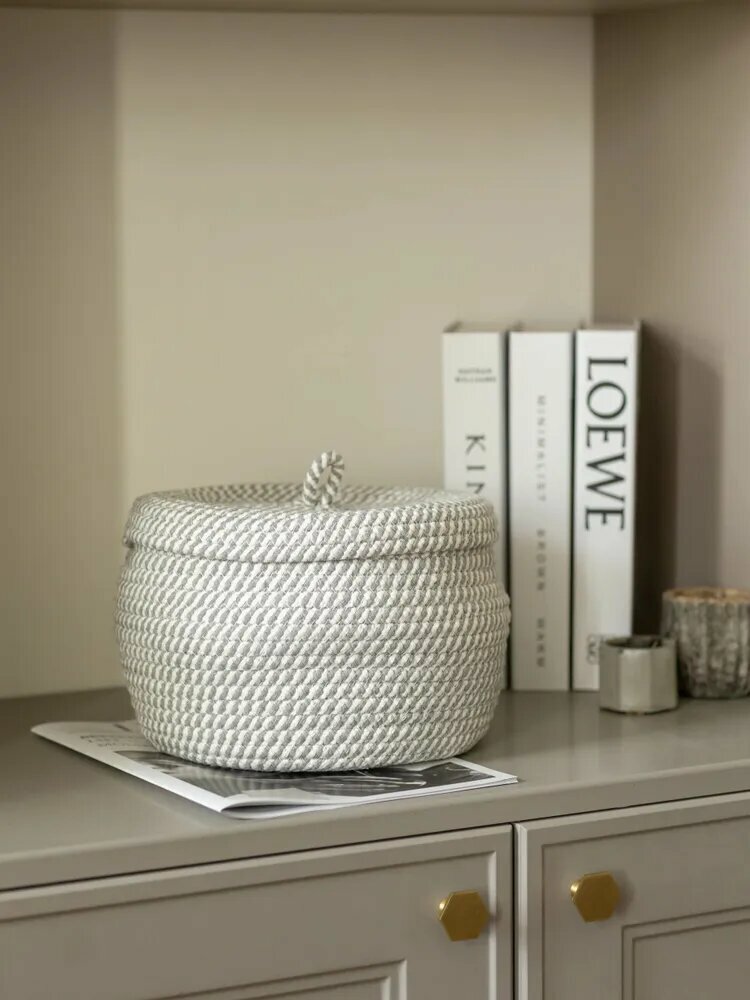 Плетеная корзина для хранения с крышкой