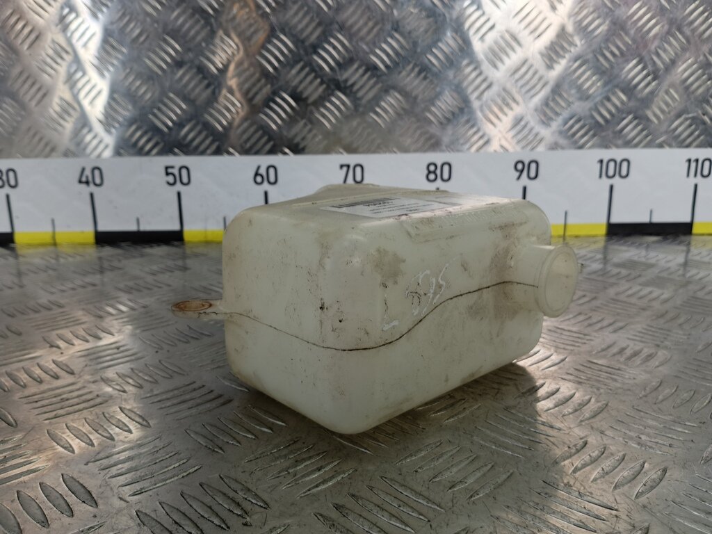 Бачок расширительный Б/У для SUZUKI Grand Vitara II (2005—2008) 1793165J00