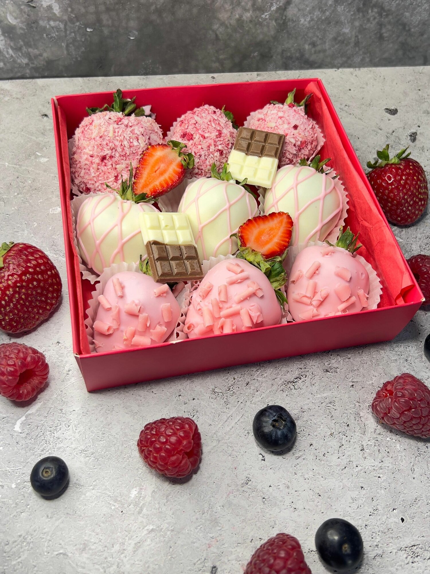 Клубника в шоколаде. Набор из клубники в шоколаде. Сладкий подарок " Нежность "