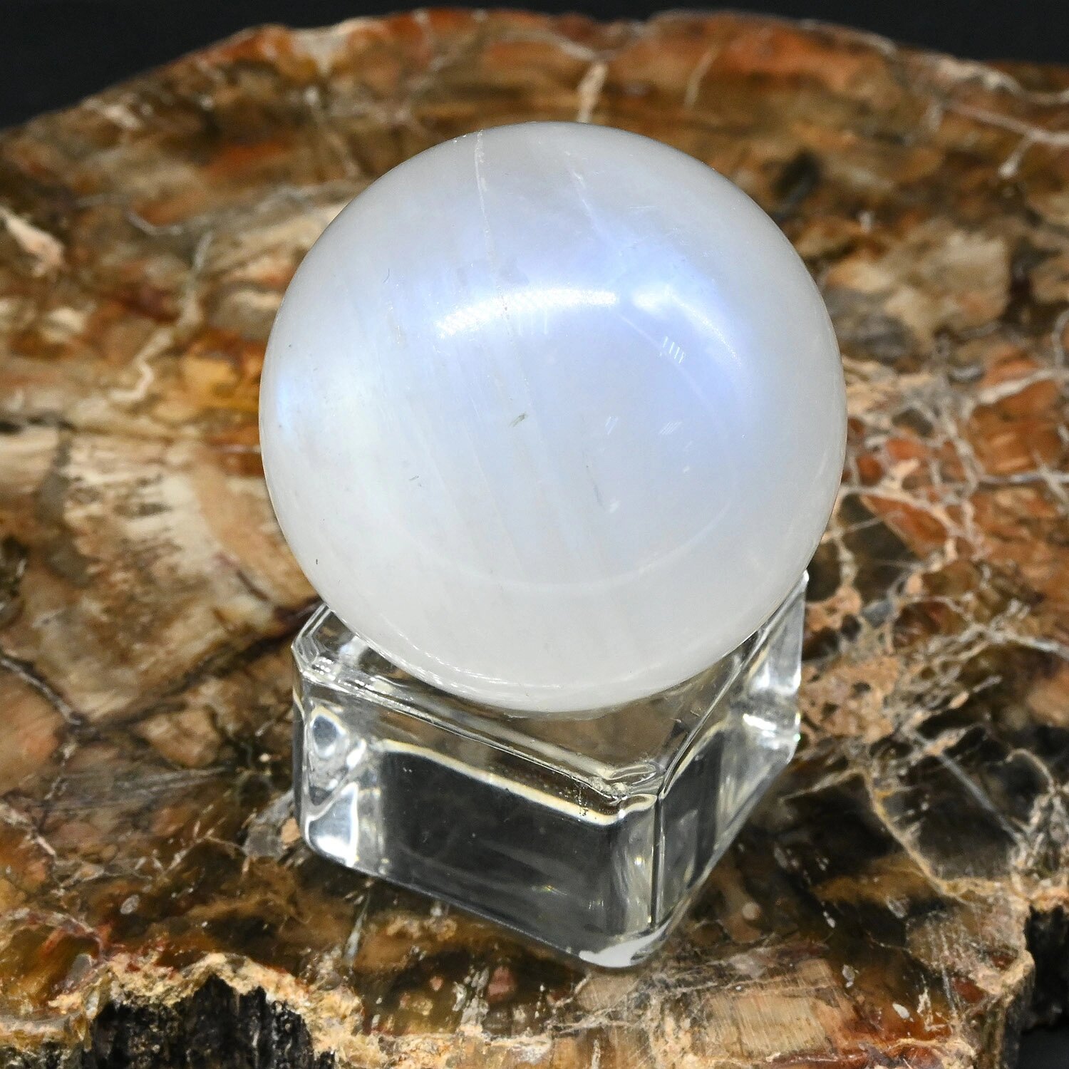 Шар из лунного камня, (адуляр) диаметр 35мм .