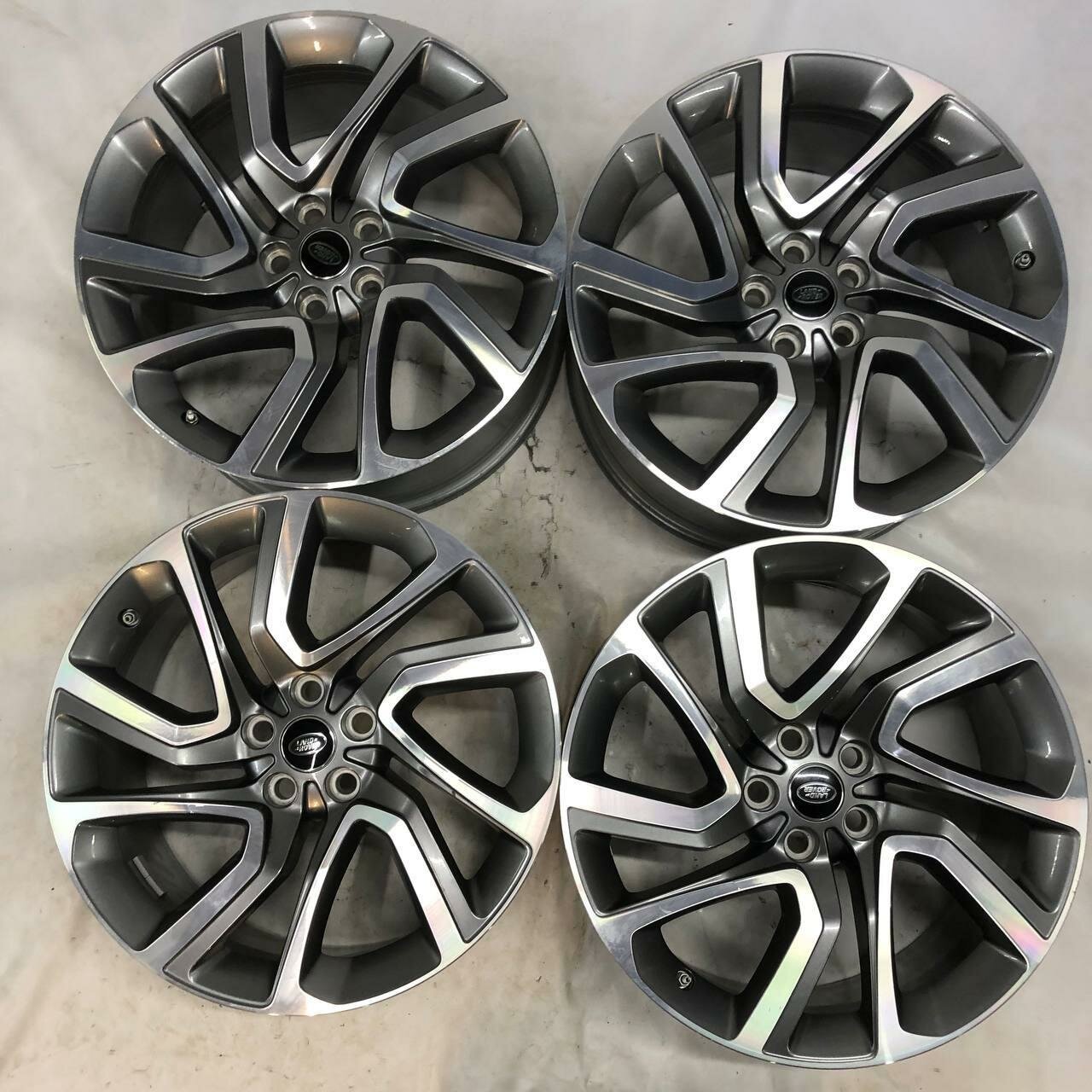 Колесные диски Land Rover 21x9.5 PCD 5x120 D72.6 ET49 (оригинал)