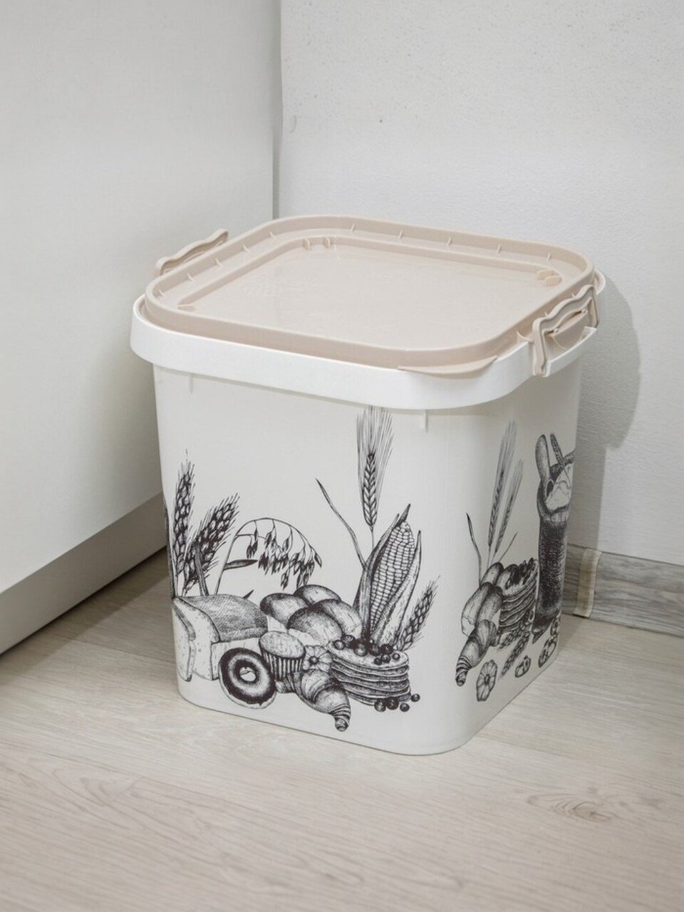 Емкость пластик, 25 л, 36.5х36.5х35.7 см, квадратная, для муки и сахара, Альтернатива, М2336