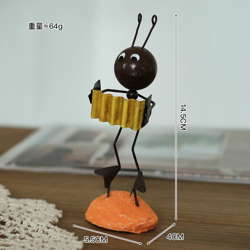 Декоративный кронштейн, статуя муравья