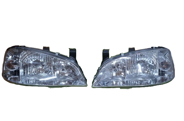 Фары передние комплект левая и правая на CHERY Amulet/Чери Амулет (аналог)