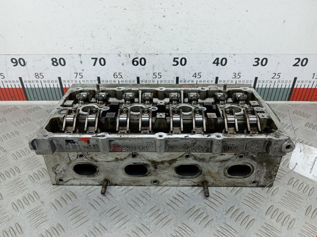 Головка блока цилиндров (ГБЦ) Volkswagen Golf 4 036103358F арт. 2265718