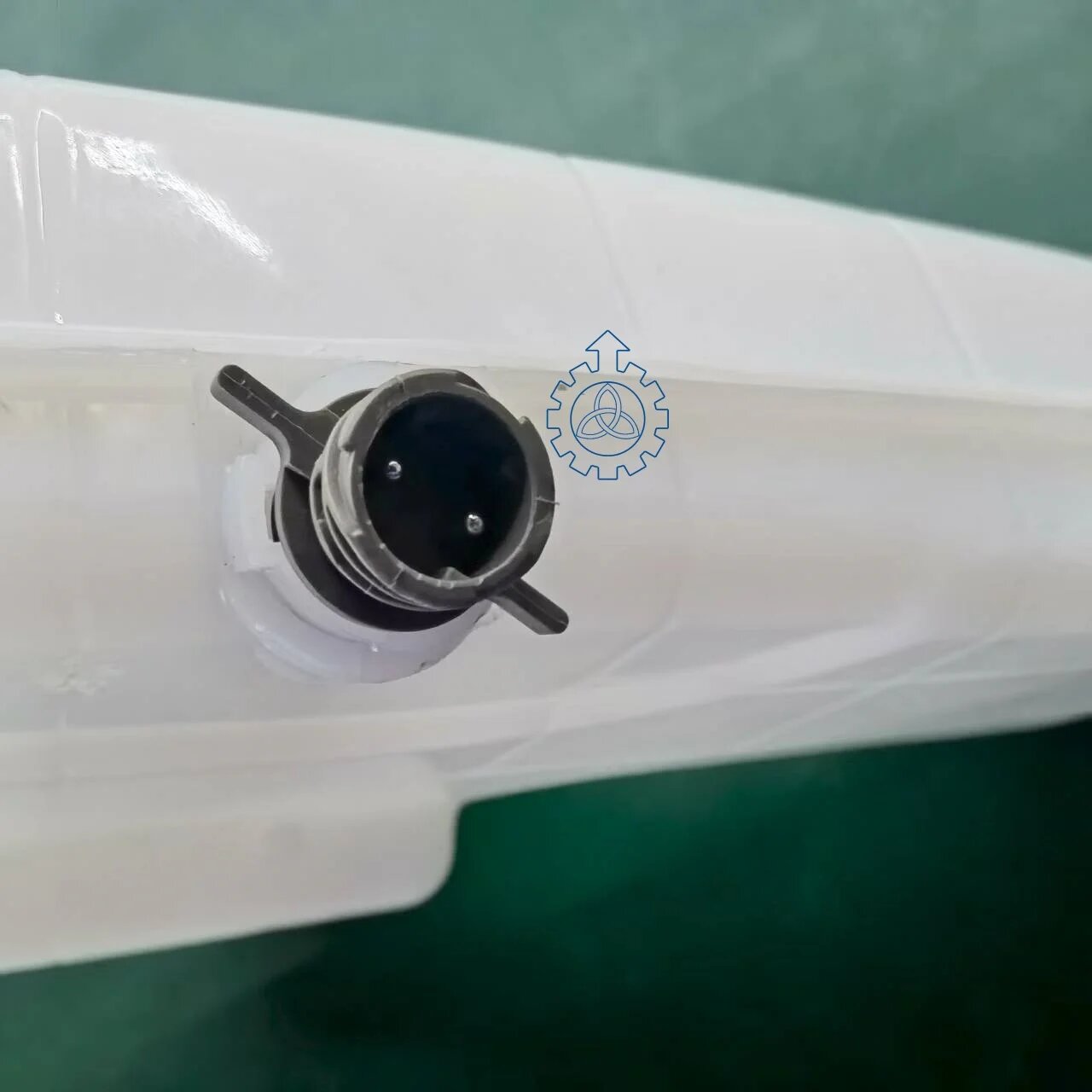 Расширительный бачок для грузовиков Renaul Kerax/Magnum DXI, резервуар охлаждающей жидкости 20783898