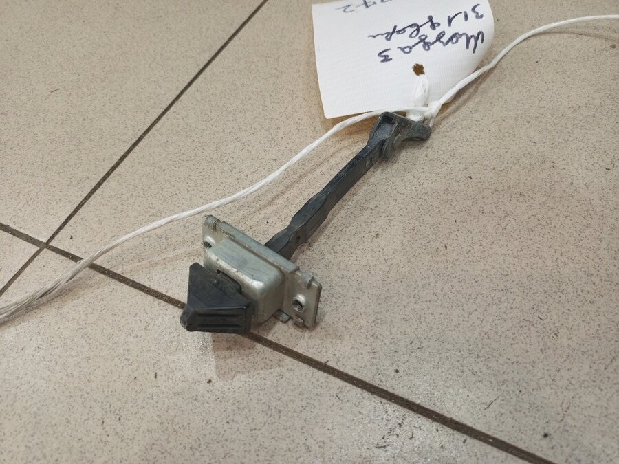 Ограничитель двери задней от Mazda 3 bk 2003-2009