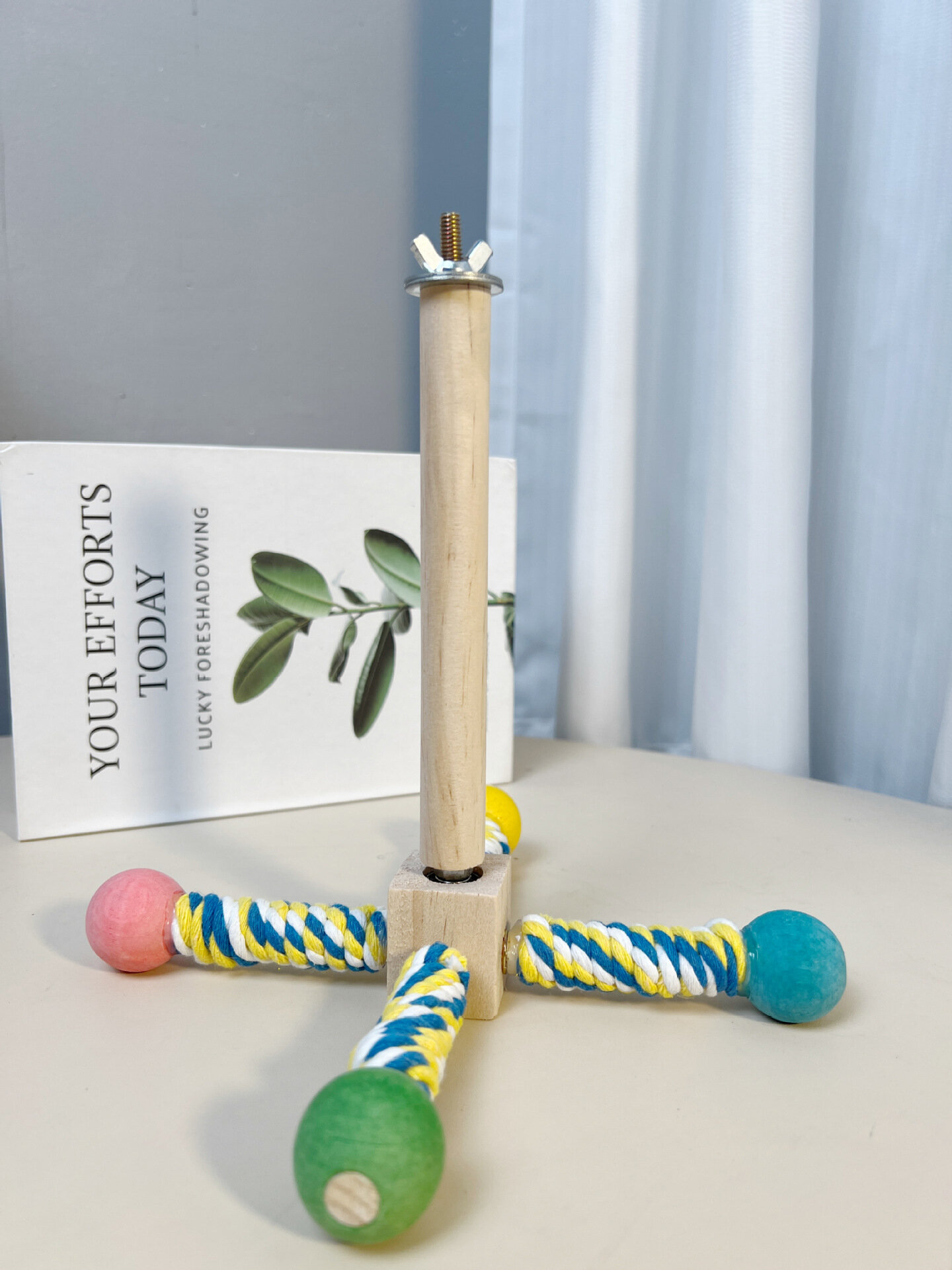 Вращающаяся ветряная мельница для попугаев, игрушка для саморазвлечения, облегчение скуки, для корелл, любовников, волнистых попугаев, жевательная игрушка, стойка для прорезывания зубов, образовательная воздушная стойка