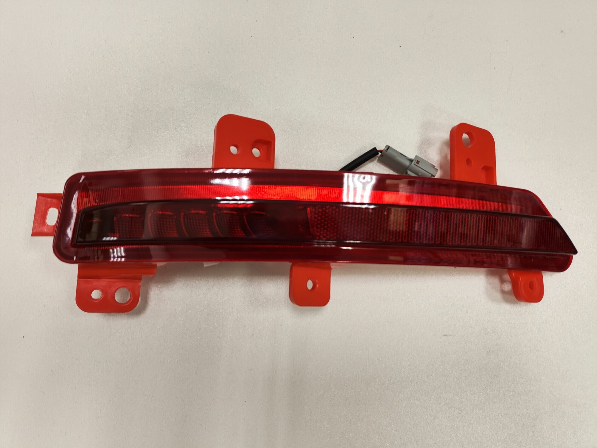 Фонарь противотуманный задний левый Geely Monjaro [2.0 16V 8AT внедорожник 4X4 Turbo] 7057035300