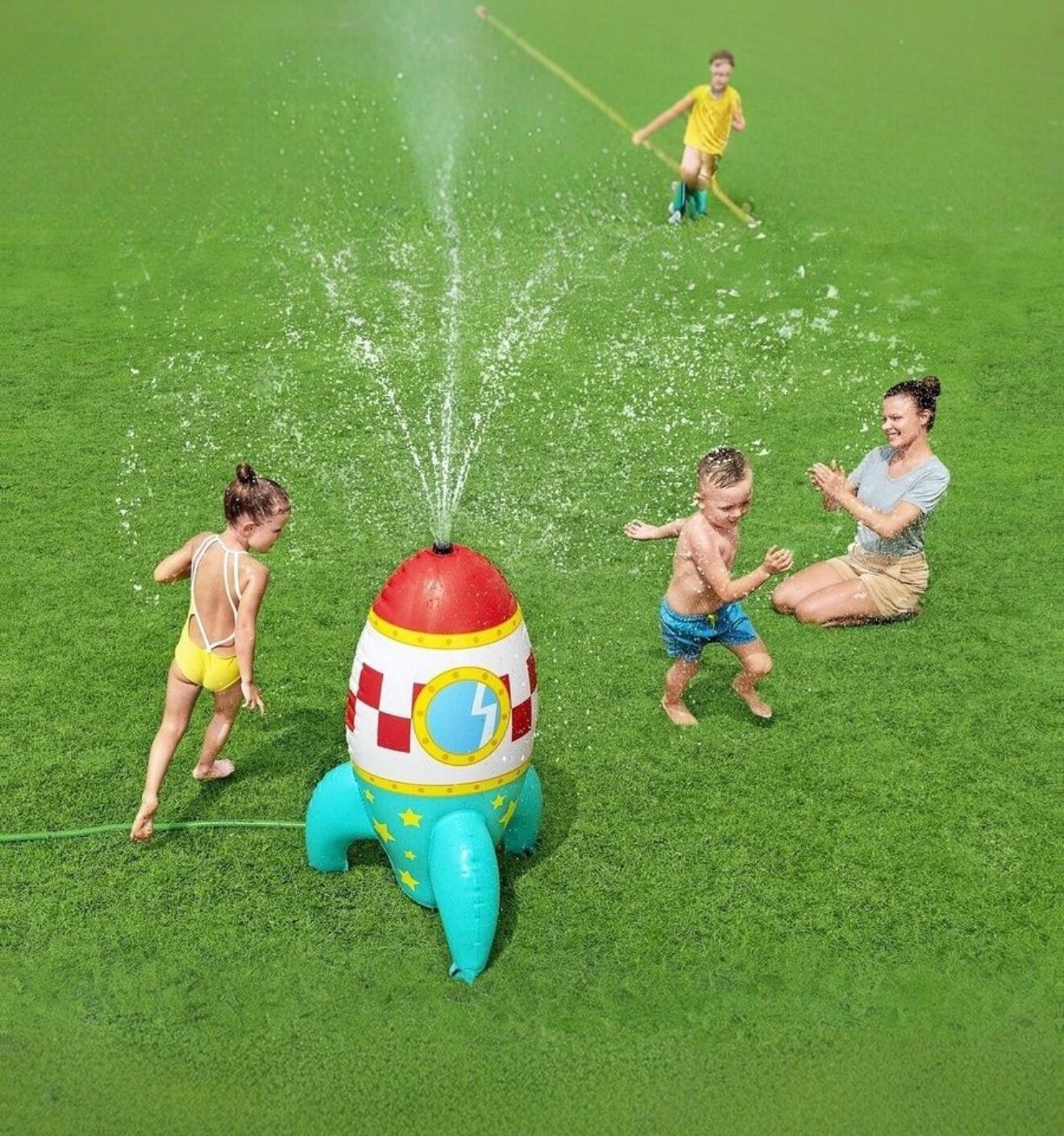 Надувная игрушка-разбрызгиватель "Ракета" BestWay, 64 x 61 x 102см