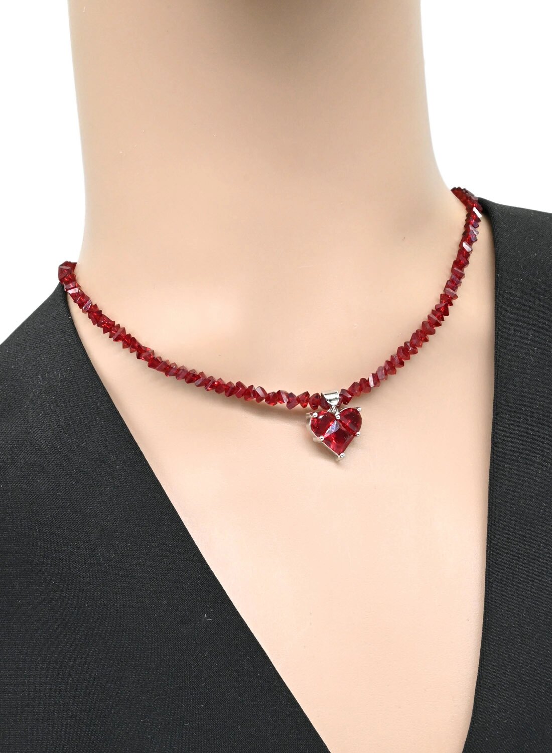 Бусы, циркон