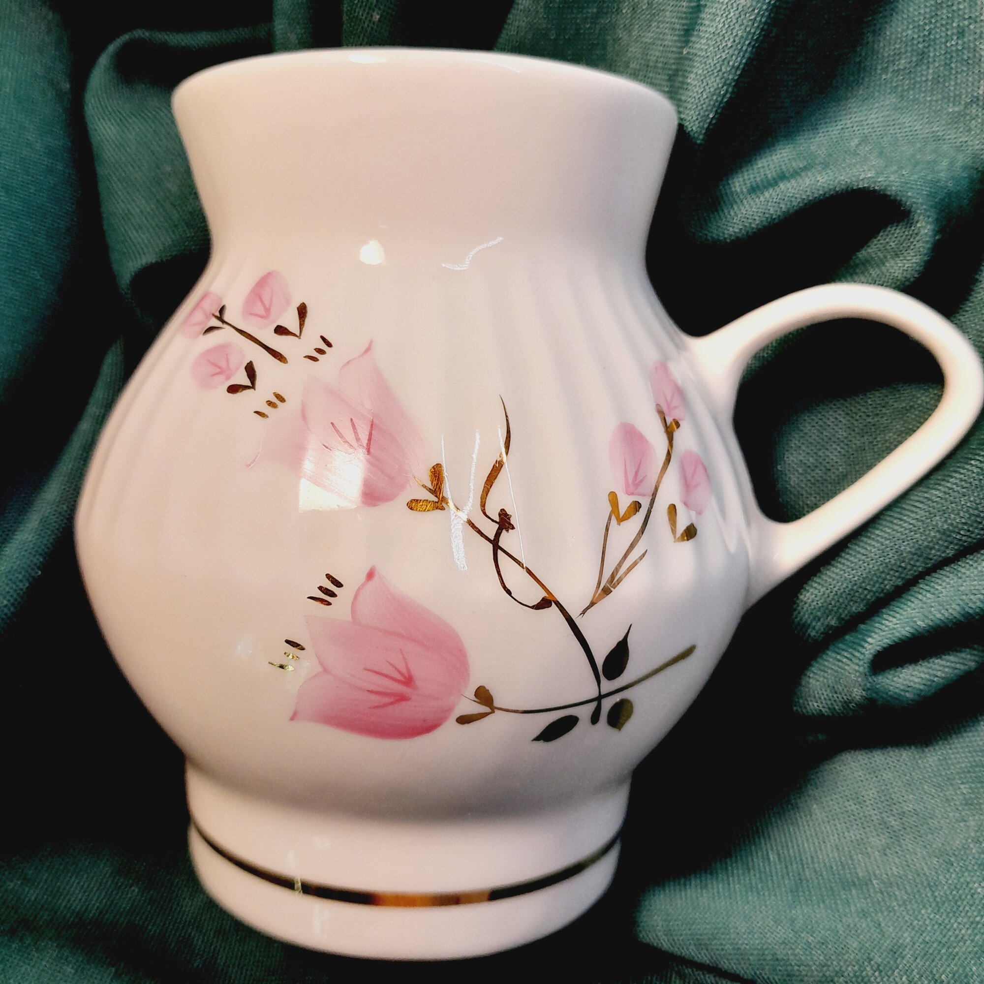 Минск. Антикварный фарфоровый сервиз "Розовые колокольчики". Советский фарфор. Молочник - сливочник. 1973 г.