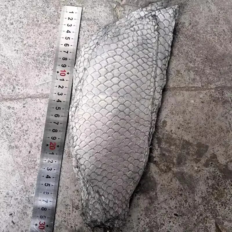 Натуральная кожаная деталь для рукоделия 25х10 см 14