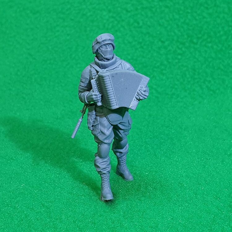 6017 Фигурка "Гармонист", 1:35, СВ Модель