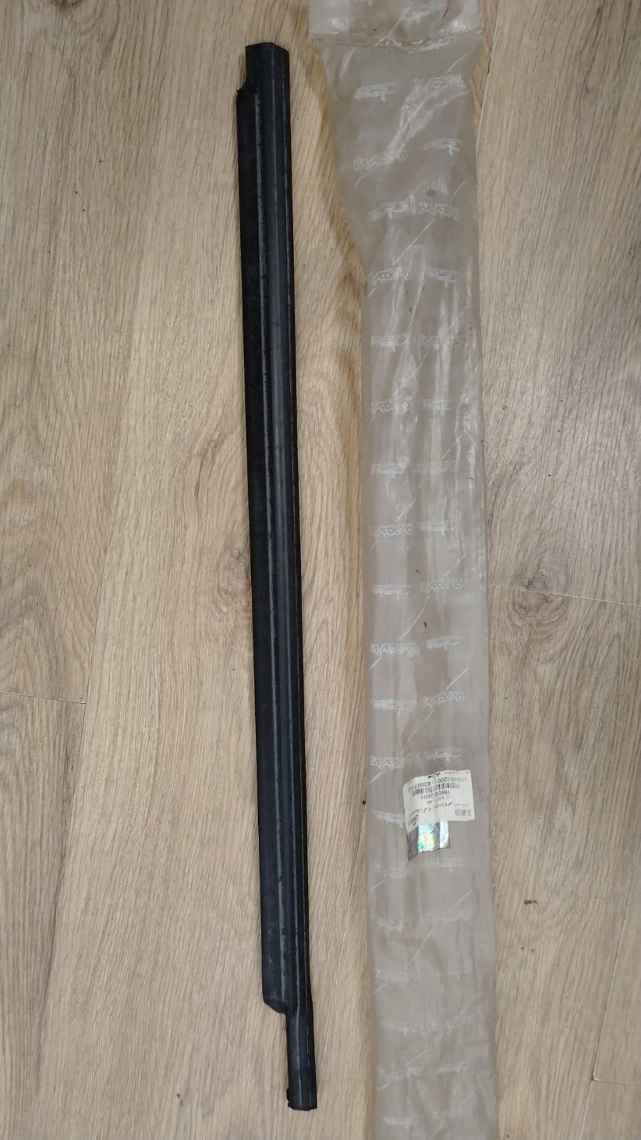 Накладка стекла заднего левого для Iran Khodro Samand 2003>