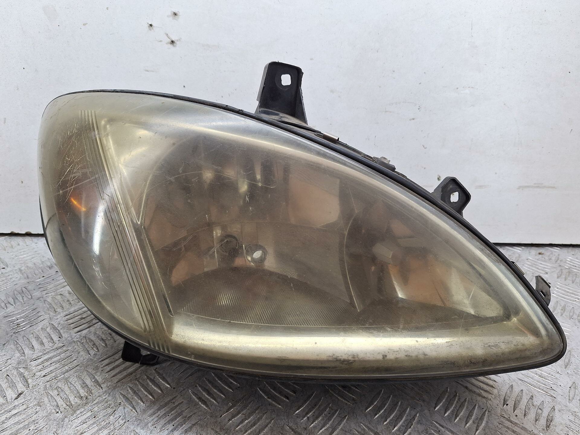 Фара правая Mercedes-Benz Vito W639 2010 24670400RE