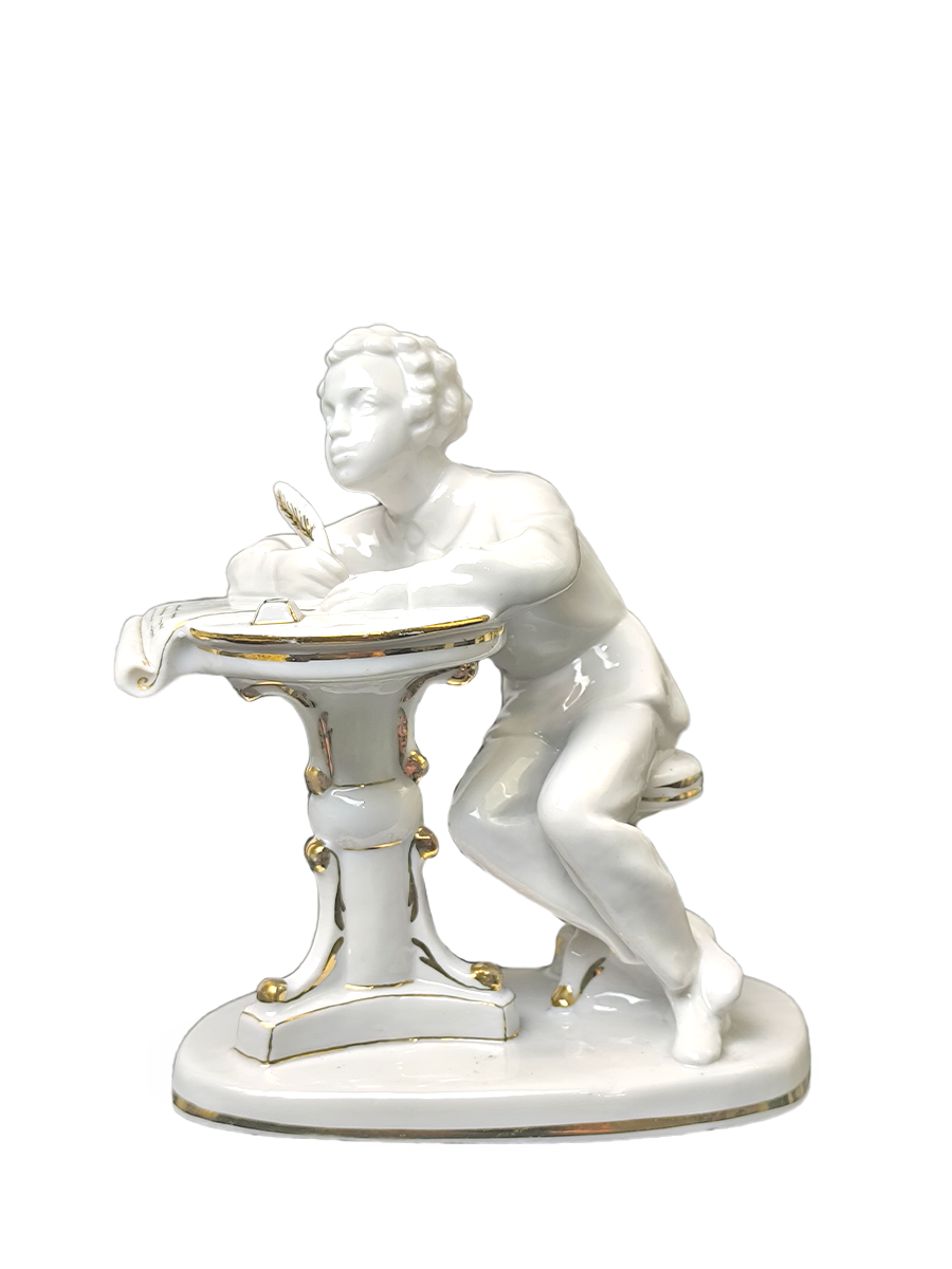 Фарфоровая статуэтка "Юный Пушкин" ЛФЗ