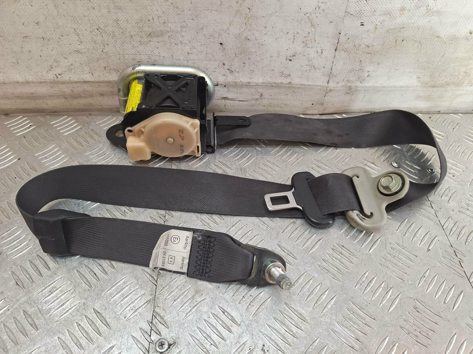 Ремень безопасности передний левый Mazda 6 2003 0431093